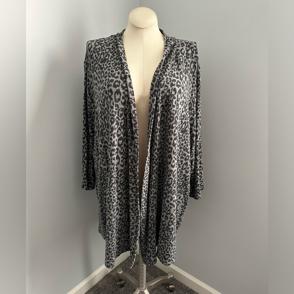 torrid | Tops | Torrid Leopard Print Shawl Size 4x | Poshmark